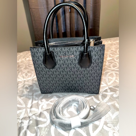 MICHAEL Michael Kors | Bags | Michael Kors Black Logo Crossbody Ladies ...